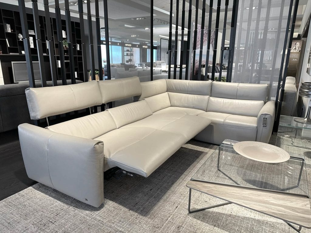 Natuzzi Italia Galaxy Power Sectional 4pc - Furnitalia | Space-Saving ...
