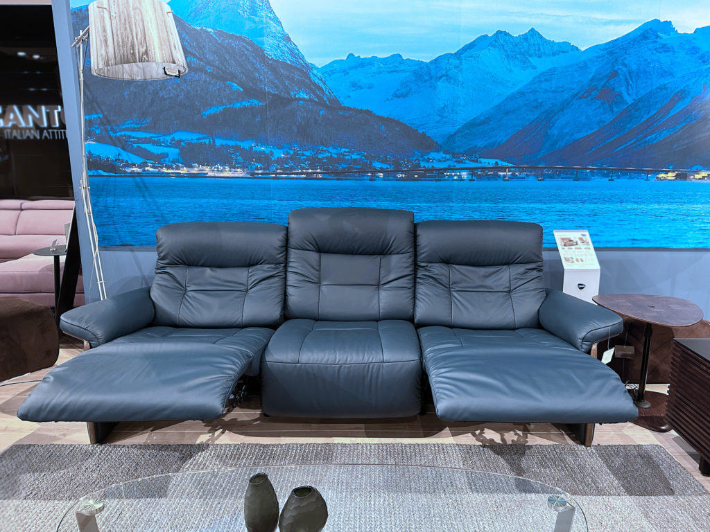 Stressless® Mary Power Sofa - Furnitalia | Contemporary Italian ...